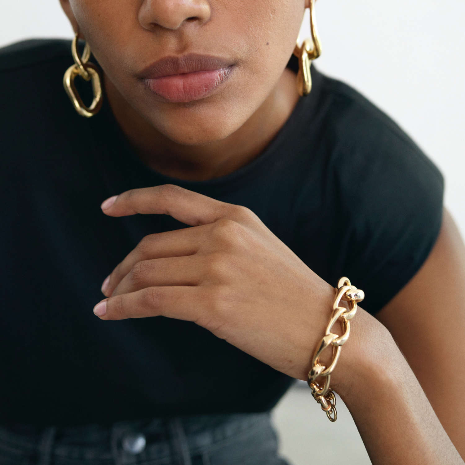 8 Jewelry Trends To Know in 2022 (Chains, Pearls, and More) | ClothedUp